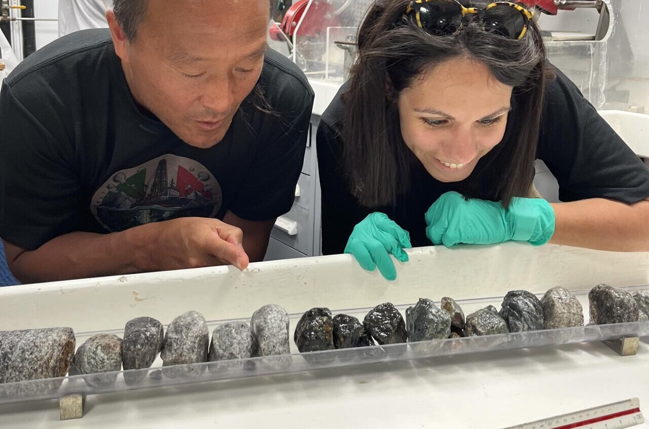 'Out-of-place' rocks reveal how a young ocean formed