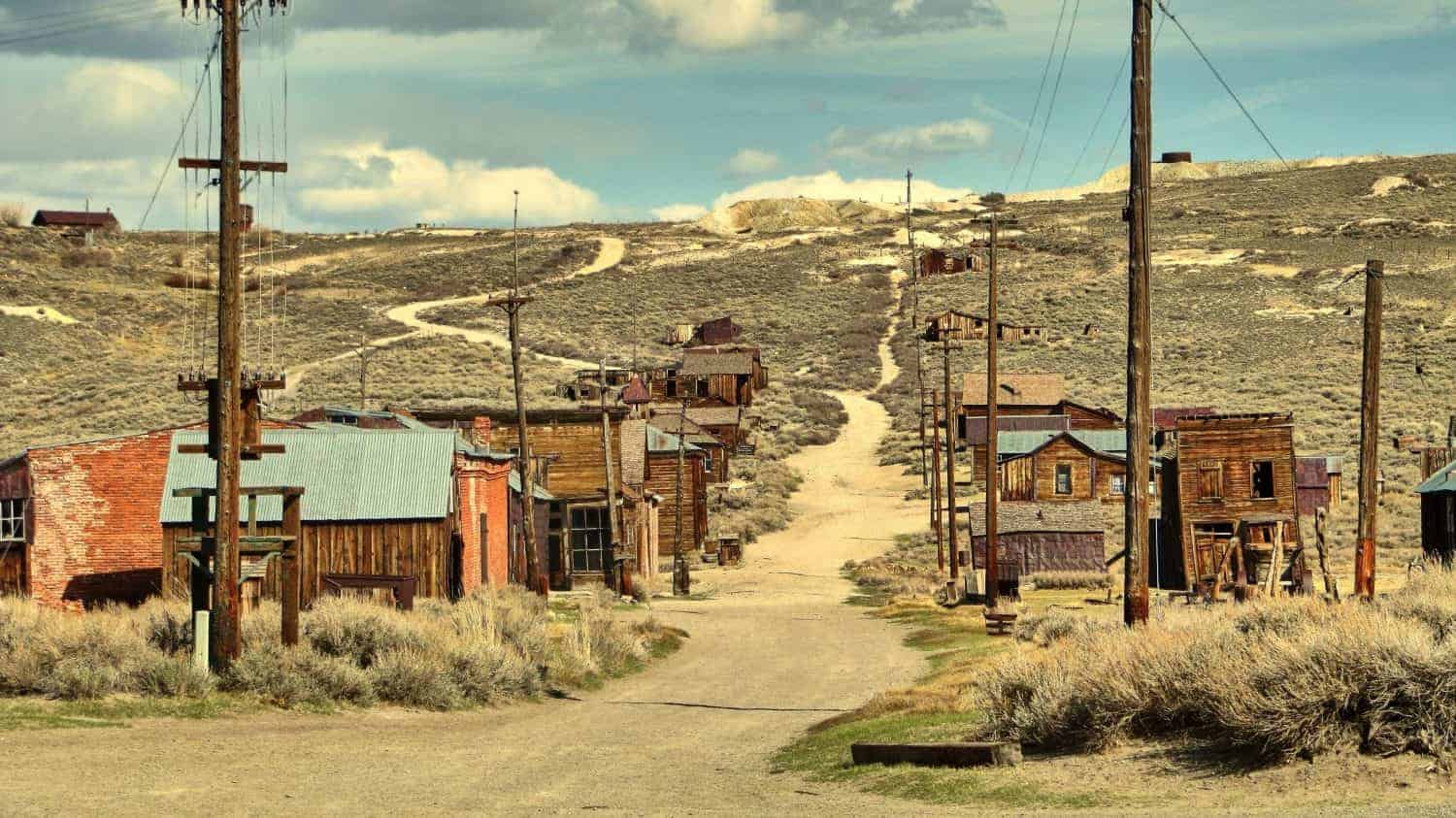 16 once-thriving American towns that are all but ghost towns now
