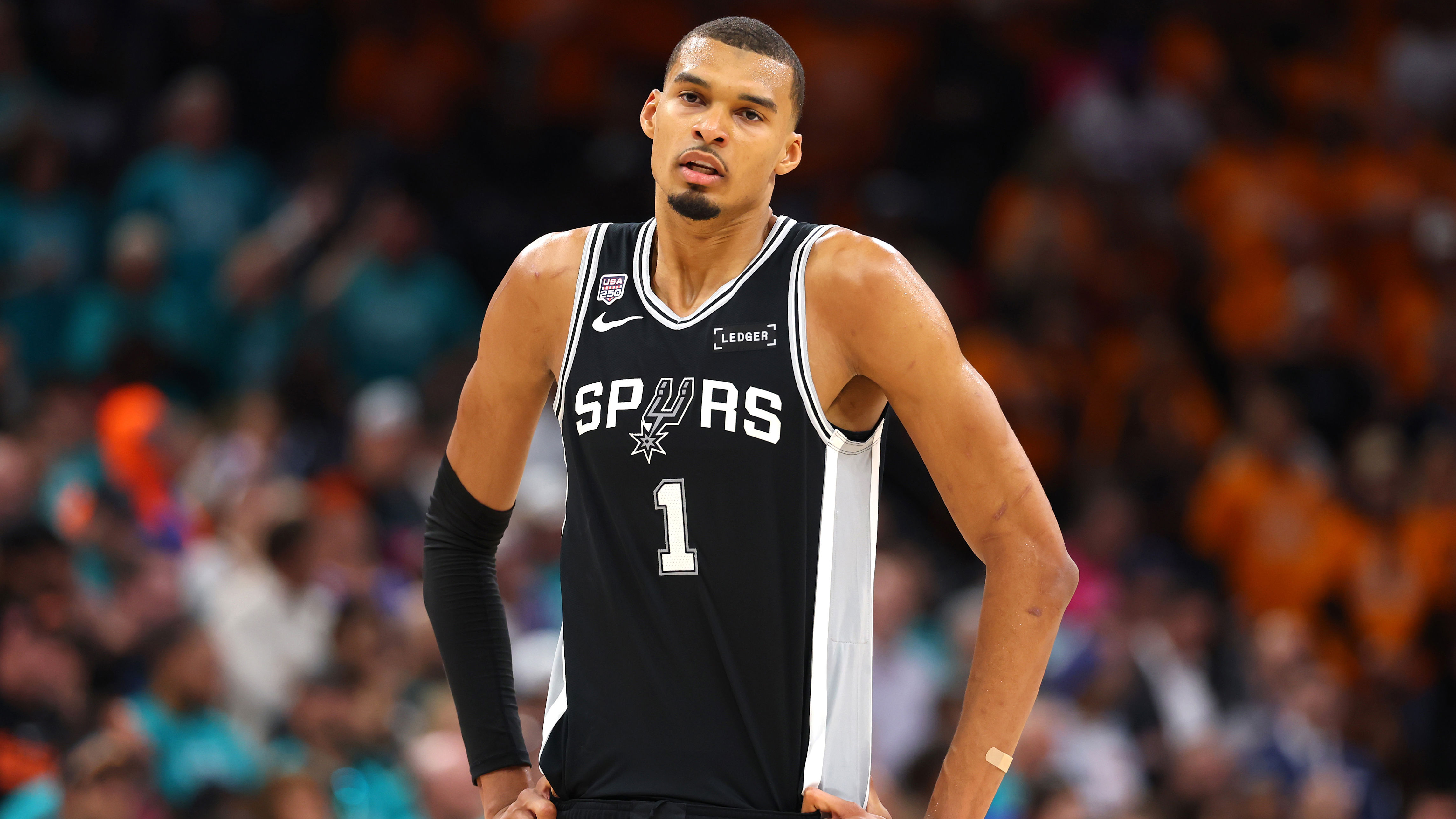 Nicks, primer equipo en vencer a Spurs en juego 1 de la serie por el título