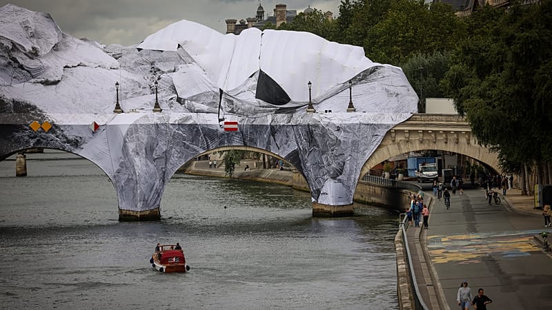 Paris: Work under way on 'The Cave of Pont Neuf', opening postponed ...