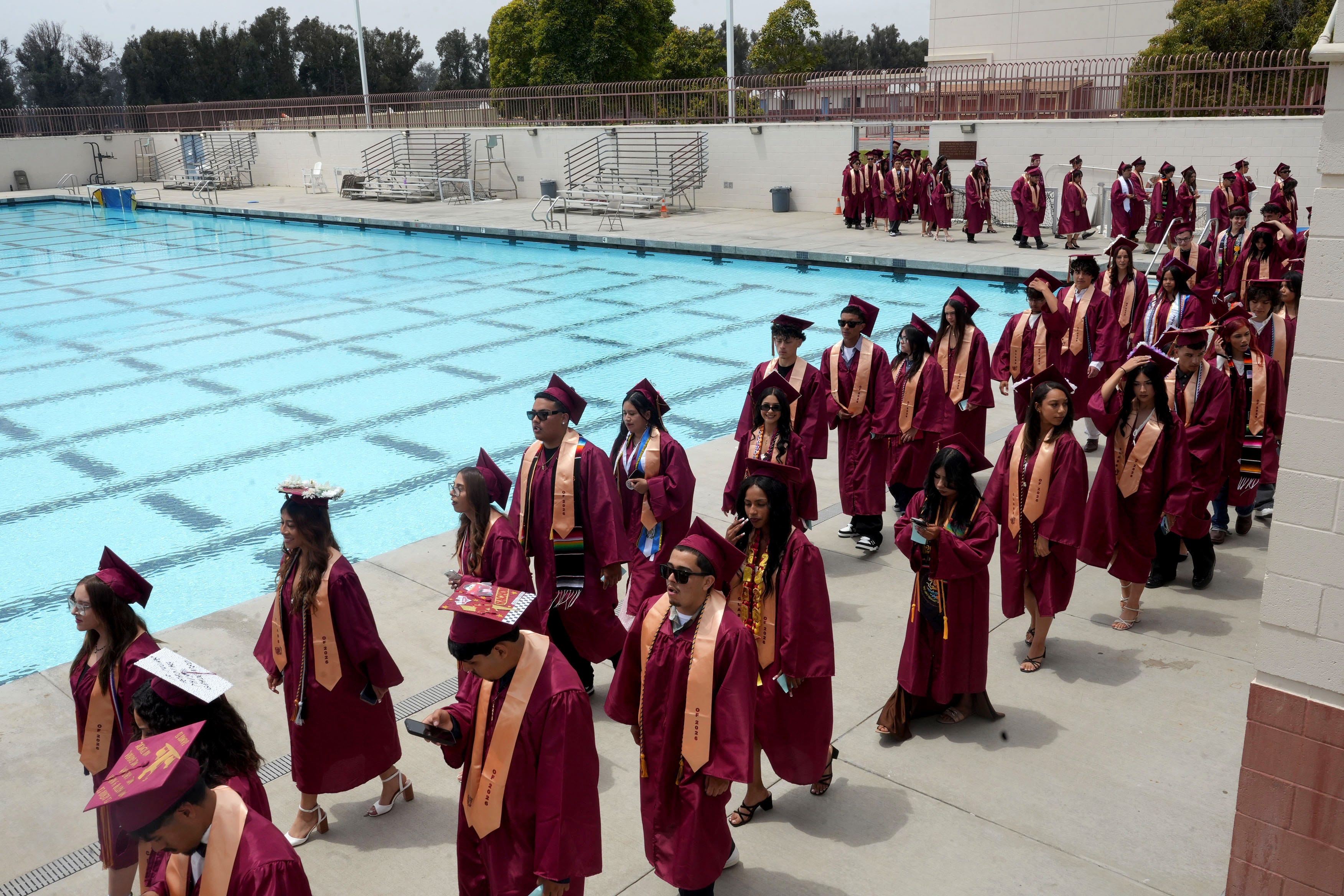 Almost 580 seniors graduate from Oxnard High School