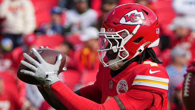 2026 fantasy football WR rankings: Should you draft Rashee Rice or ...
