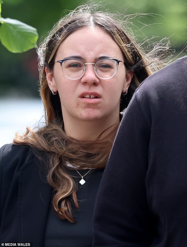 Student, 22, sobs as she tells jury she 'didn't see' dog walker she ...