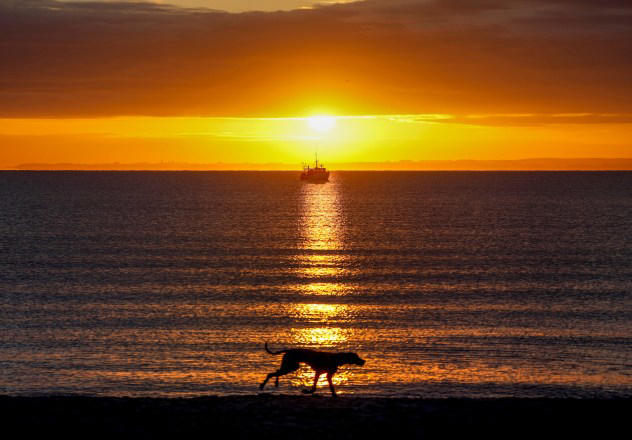 Sunset after 9pm: Why the sun and clock don't align perfectly around ...