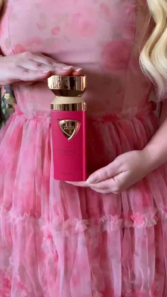 Outfits inspired by fragrance and feminine style