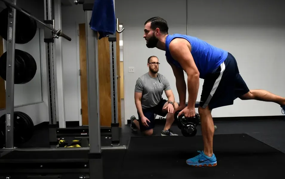 Study finds RDLs and single-leg bridges match sprint hamstring loads