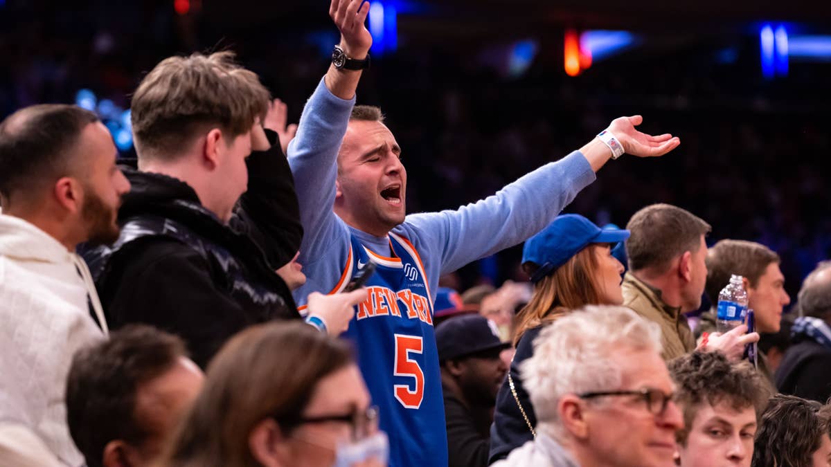 Knicks fan arrested for climbing pole during post-game celebration in NYC