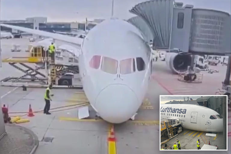 US-bound 787 Dreamliner collapses at airport gate, injuring several crew