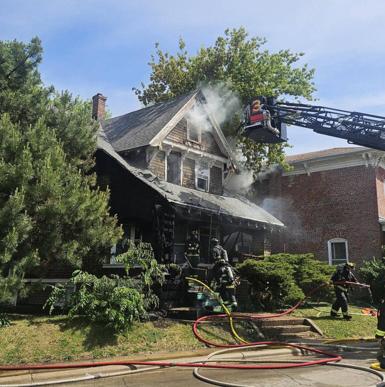 One firefighter hurt in Freeport house fire on Washington Place