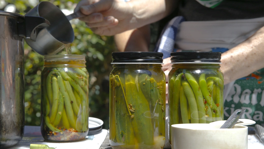 Essential tips for quick-pickling vegetables