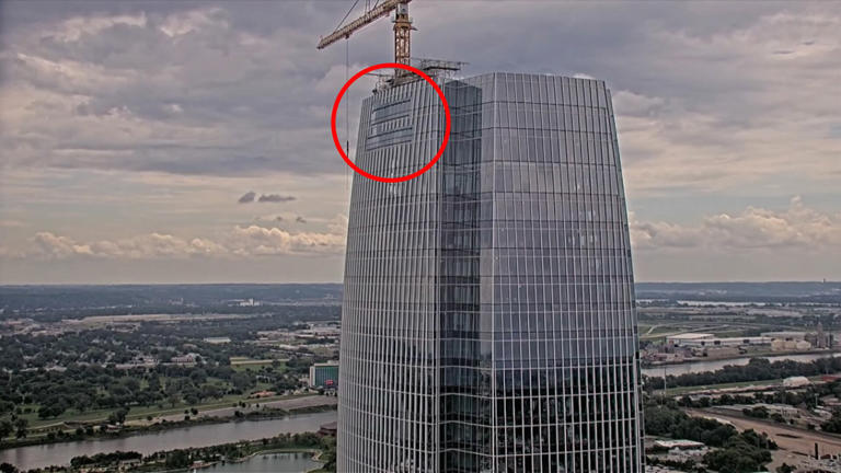 Mutual of Omaha preparing to install logo on new tower