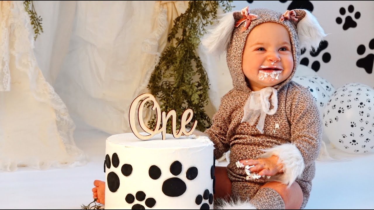 Posie’s first birthday cake smash celebration