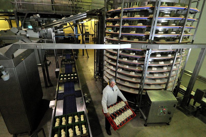 Brace's Bakery employees face anxious wait on job future