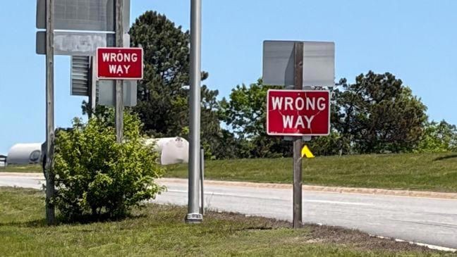 Wrong-way driving incident caught on camera from I-295 in Portland
