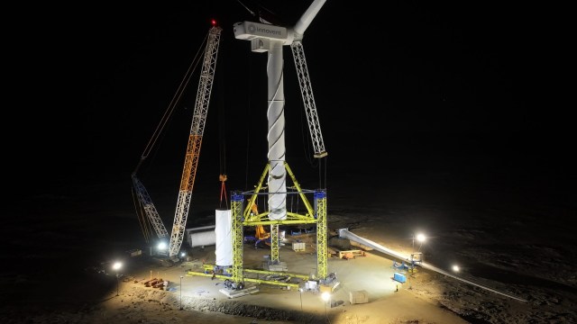 Wind turbine installed without giant crane in breakthrough test
