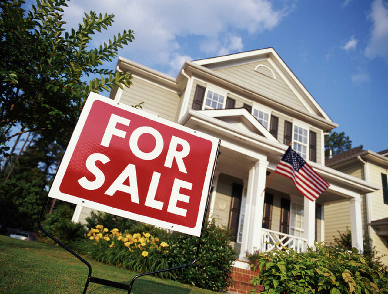 Housing market strong in Illinois, but still stressful