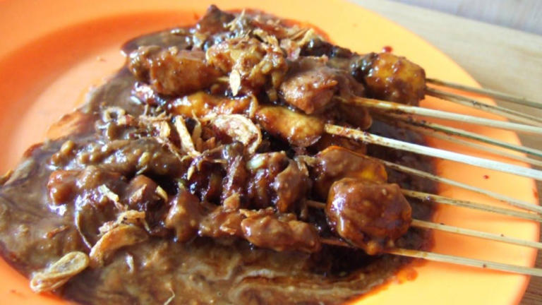 5 Sate Ayam Enak di Jakarta Pusat untuk Makan Malam, Empuk dan Porsi Besar