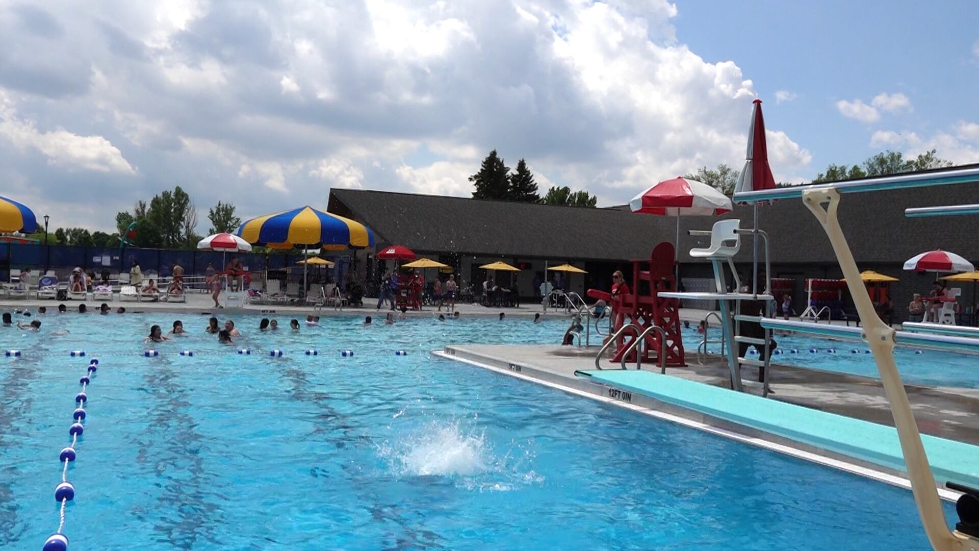 New Romkey Park Pool opens in Moorhead