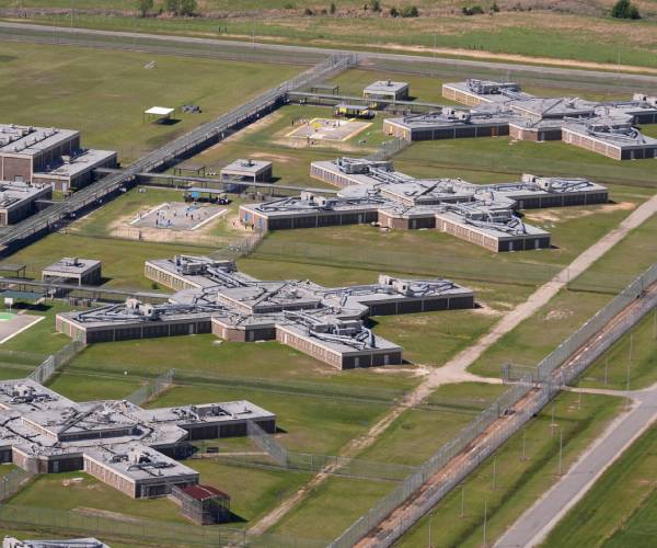 DHS finds violations at ICE jail in Louisiana