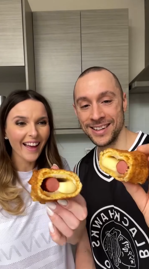 I always make hot dogs this way, easy and delicious