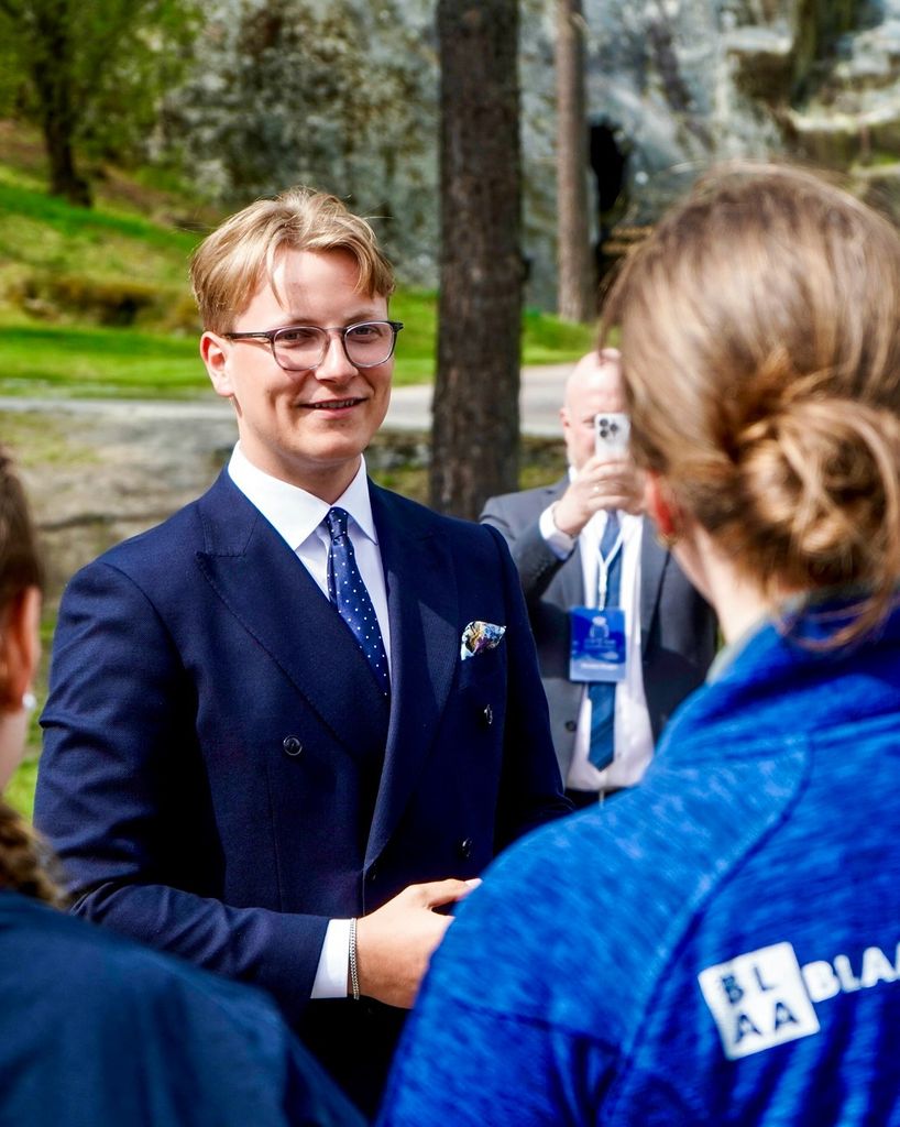 Giro en la Casa Real noruega: Ingrid y Sverre visitan la prisión ...