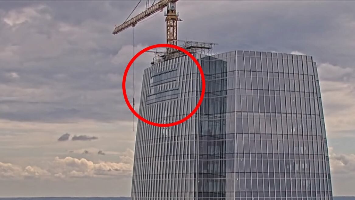 Mutual of Omaha preparing to install logo on new tower