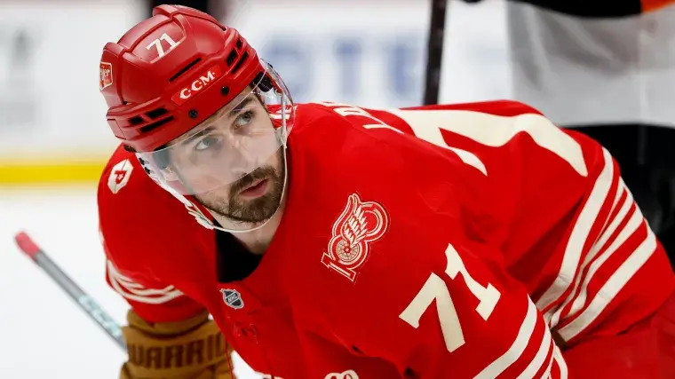 4 NHL teams who can trade for Red Wings' Dylan Larkin following his ...