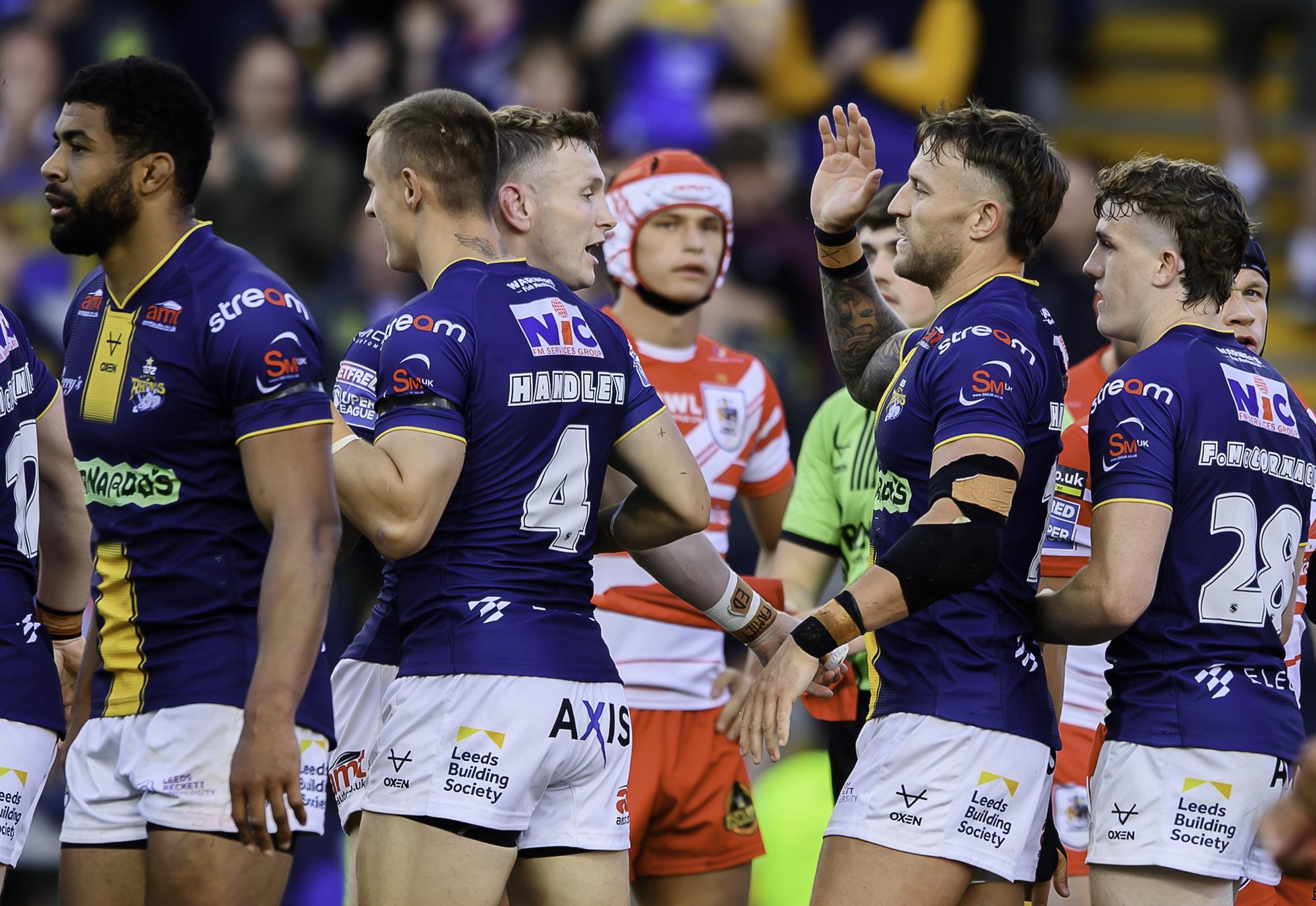 Leeds Rhinos 24 St Helens 16: Hosts break Headingley hoodoo to move ...