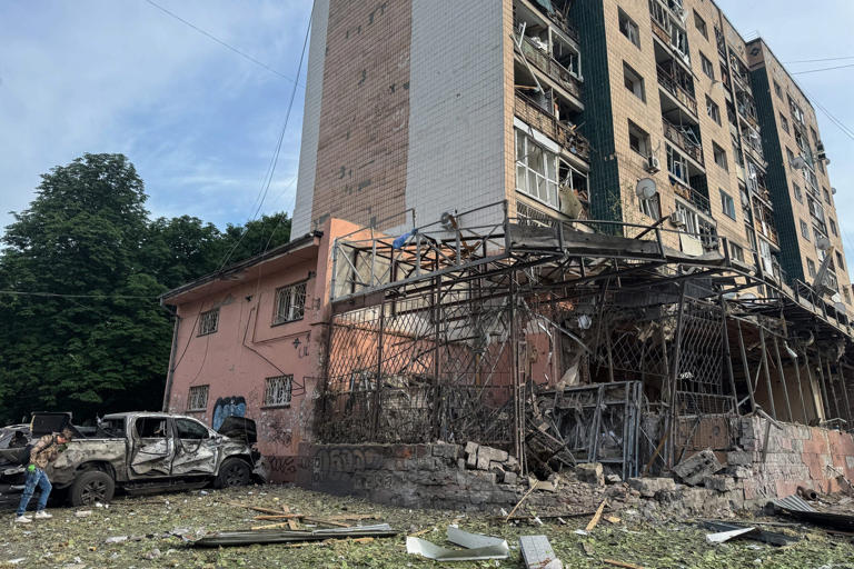 18 House Republicans defy Trump to pass Ukraine aid package headed for ...