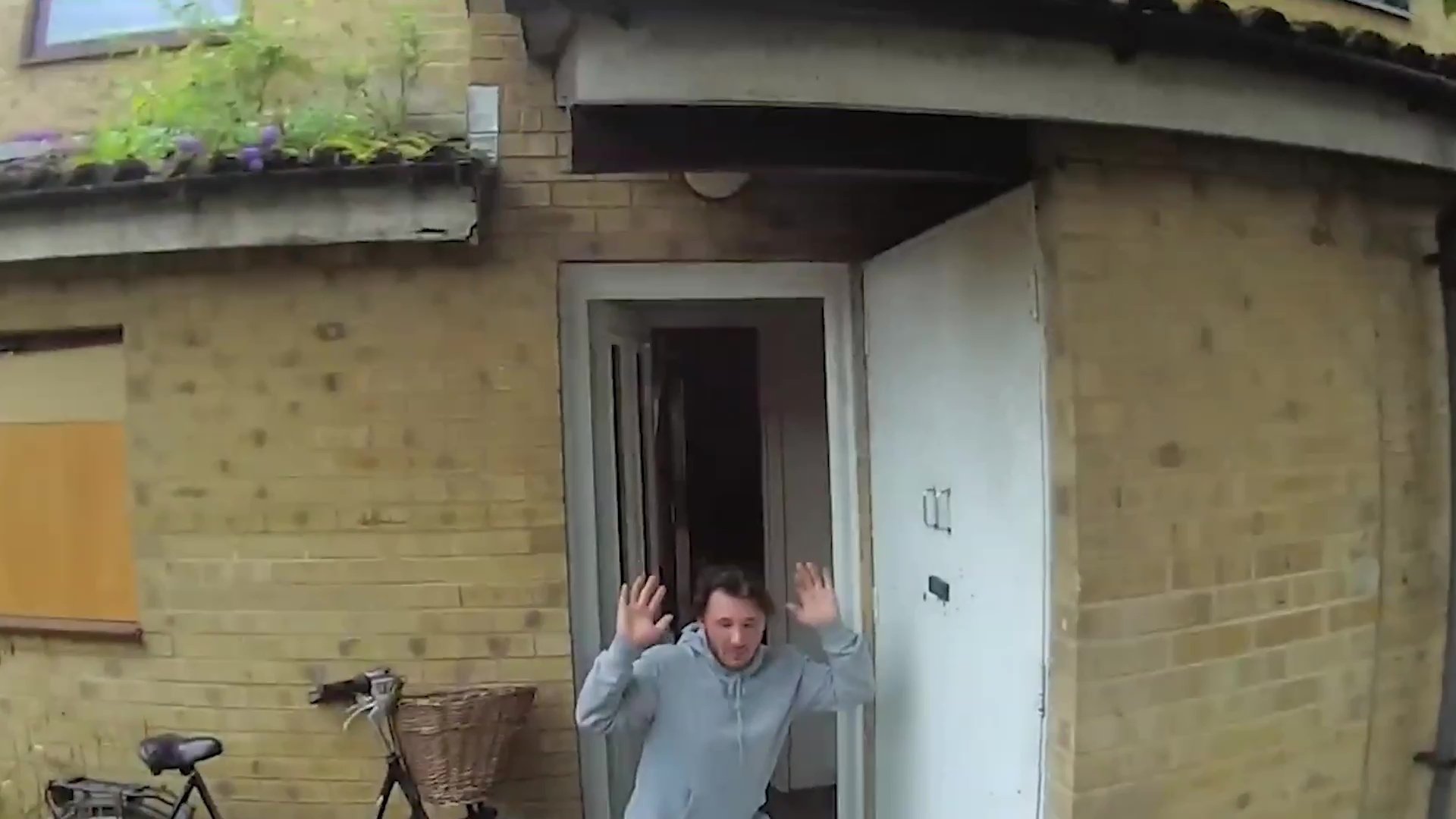 Builder who stabbed student in the neck and then claimed self-defence ...