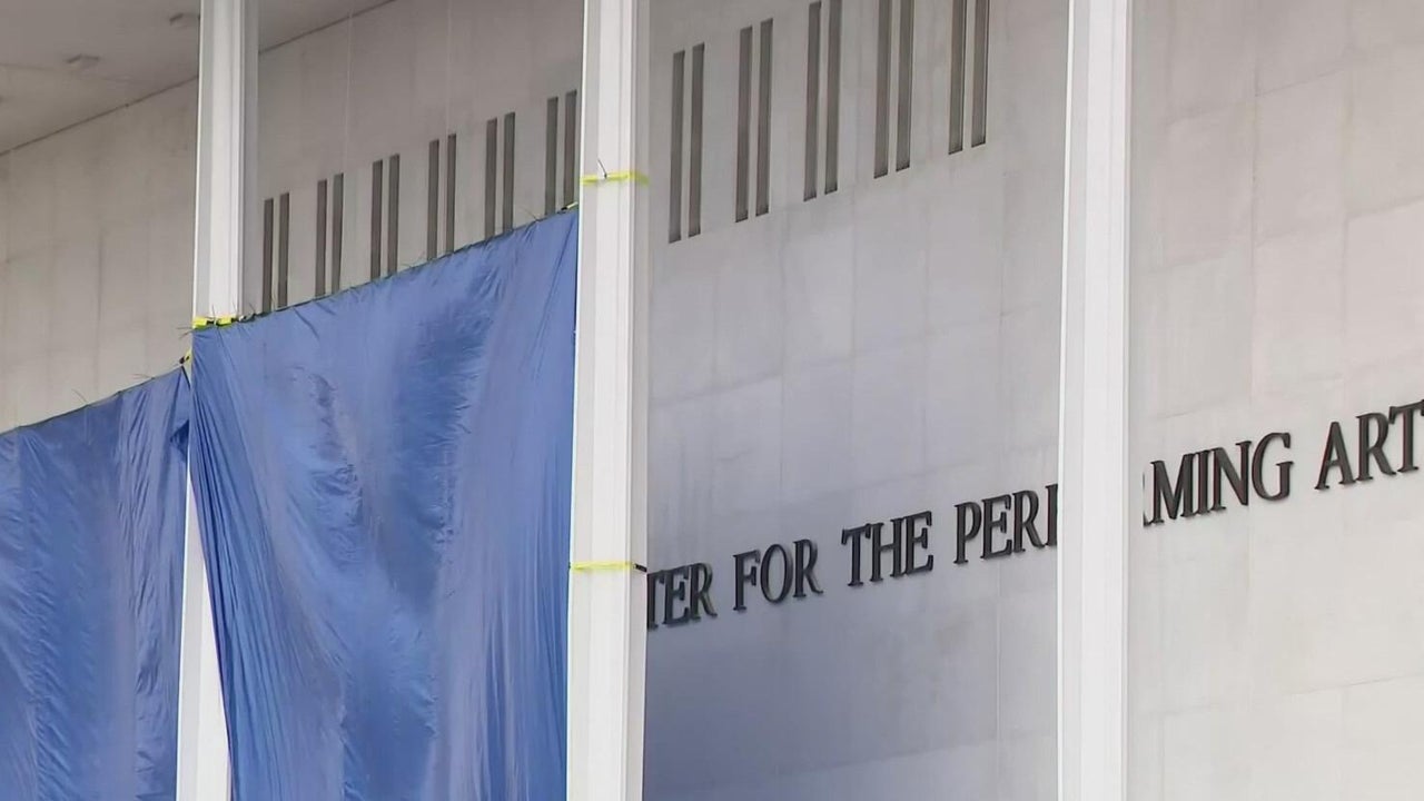 Trump's name must come off the Kennedy Center by June 12