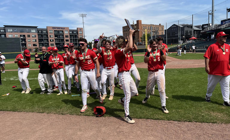 Fenwick walks off Roger Bacon to win regional baseball championship