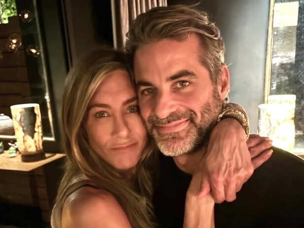 Is Jennifer Aniston’s happy ending with Jim Curtis starting to crumble ...