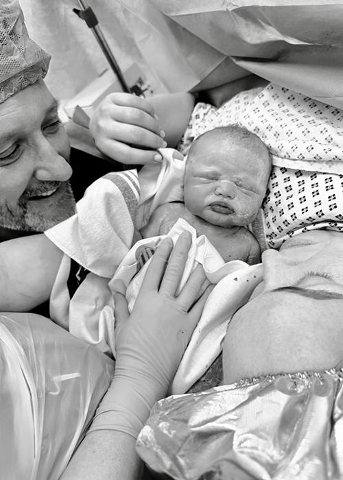 'Our girl has arrived' Irish influencer Sinead O'Brien welcomes rainbow ...