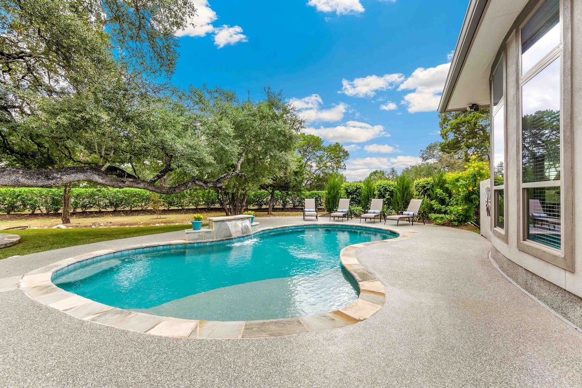Which of these types of swimming pools is best for your backyard?