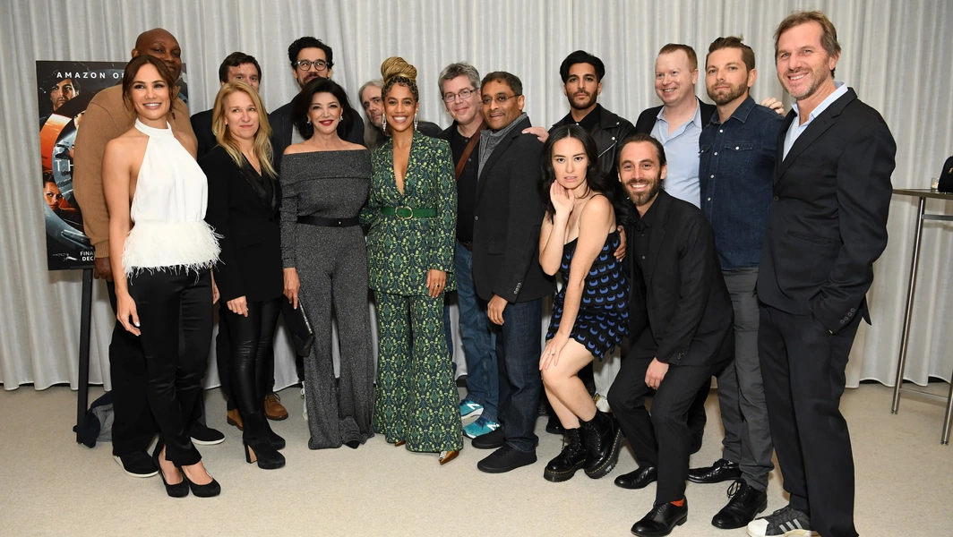 11 TV shows with enormous ensemble casts