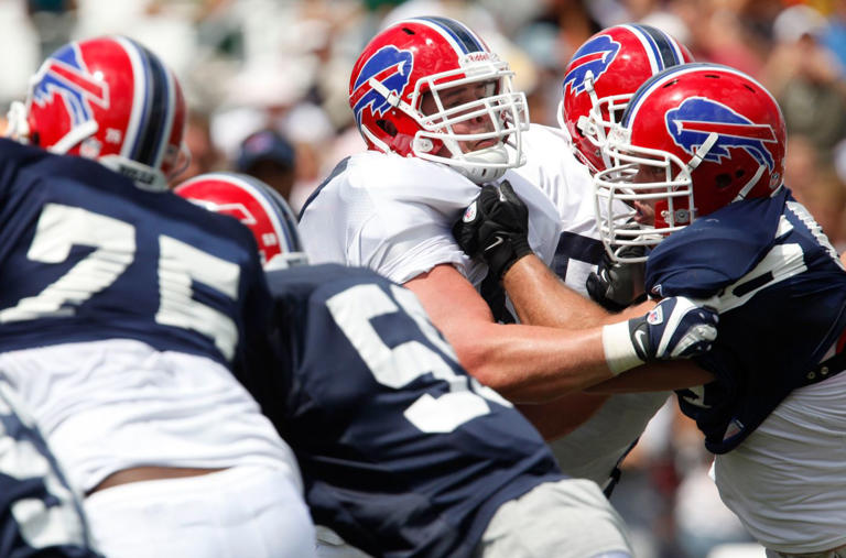 Former Oregon State star Andy Levitre makes 2027 College Football Hall ...