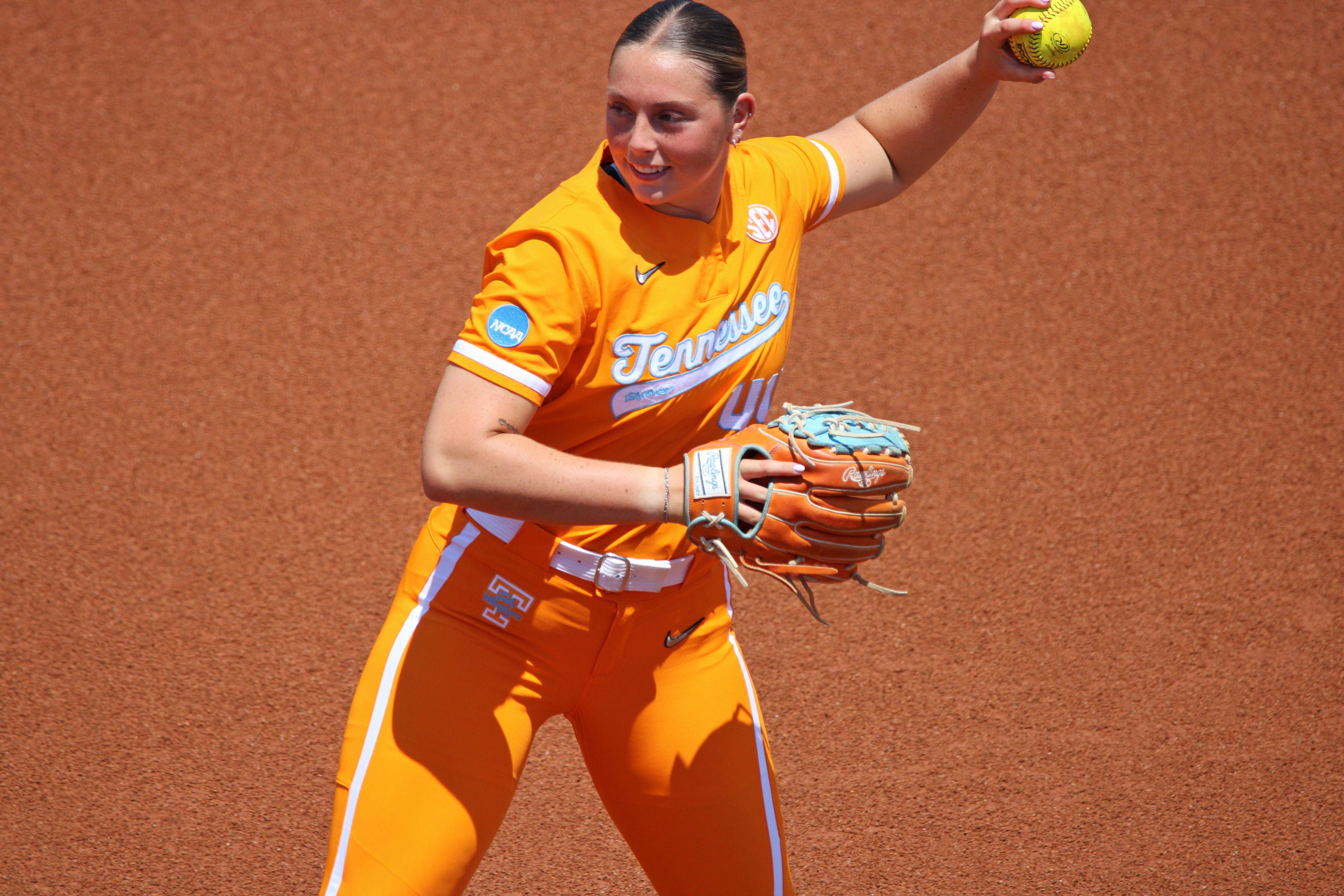 Former Tennessee softball pitcher transfers to Alabama