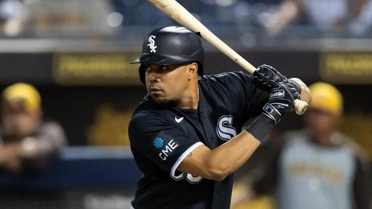 Astros sign former Giants standout in surprise move to fill persistent ...