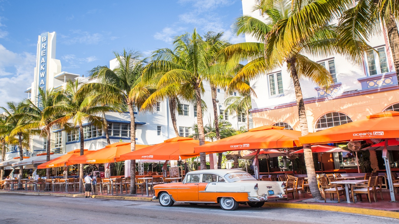 Miami Beach packed 800 Art Deco buildings into one square mile and you ...