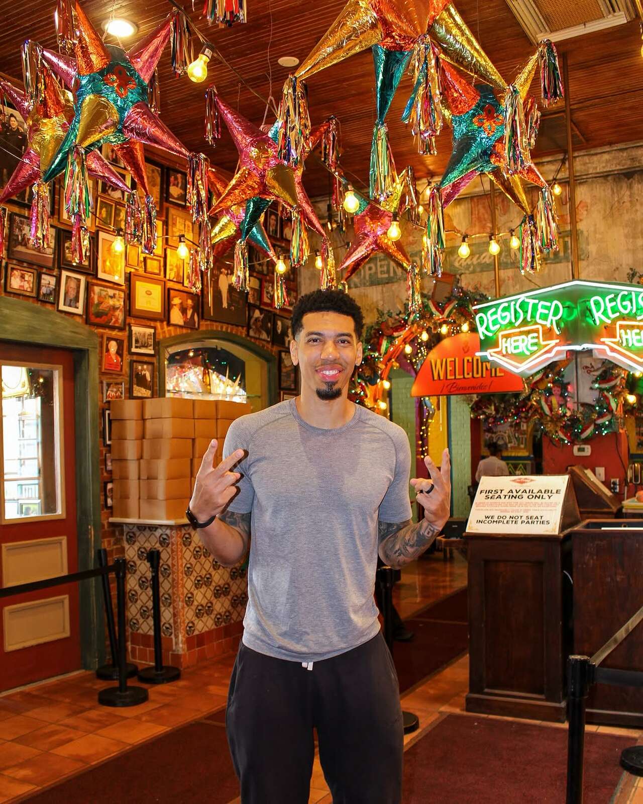 Beloved Spurs star Danny Green stuns San Antonio eatery with surprise visit