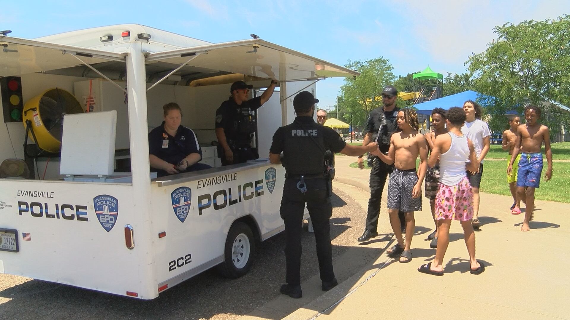 Evansville police bring back Walking Wednesdays for summer