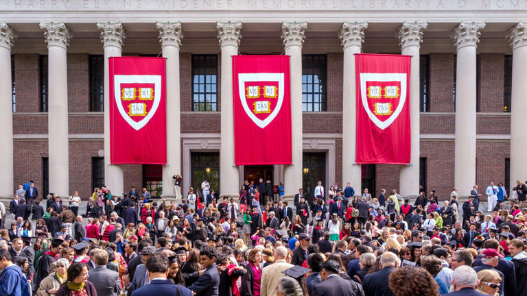 Harvard faculty votes to make it harder for students to earn A’s