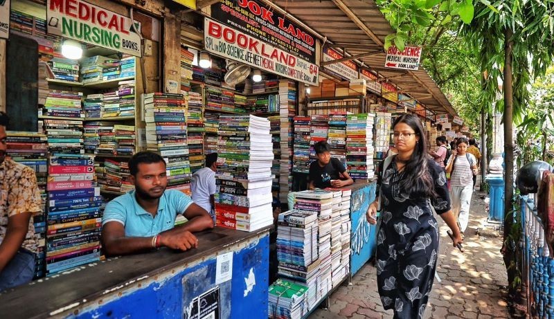 No eviction plan for Kolkata's College Street hawkers: KMC commissioner ...