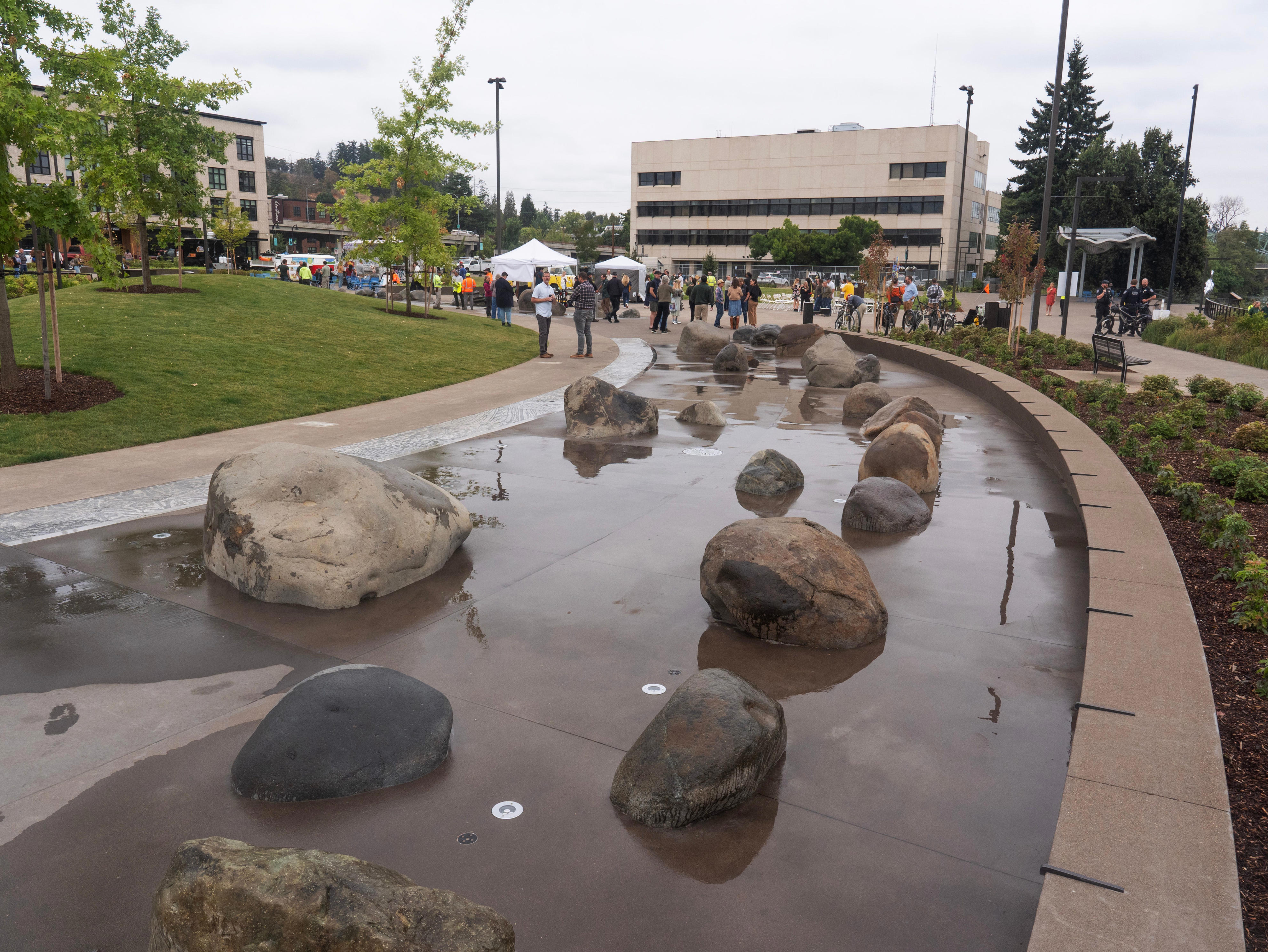 These Eugene parks' spray play water features are now on