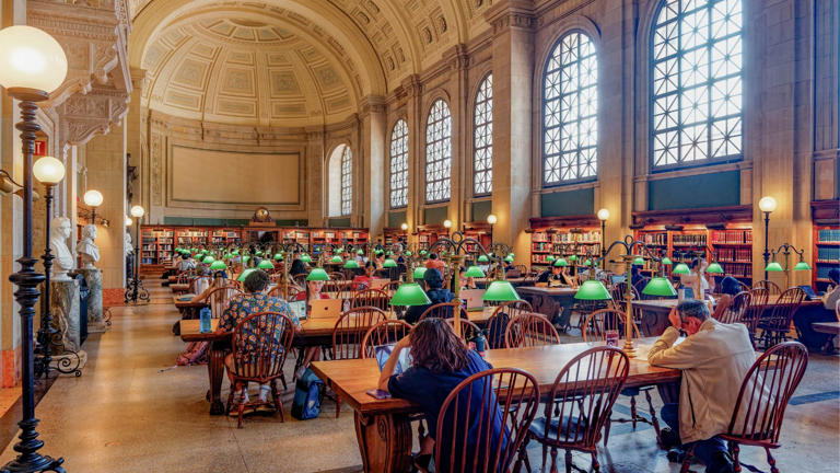 Harvard faculty votes to make it harder for students to earn A’s
