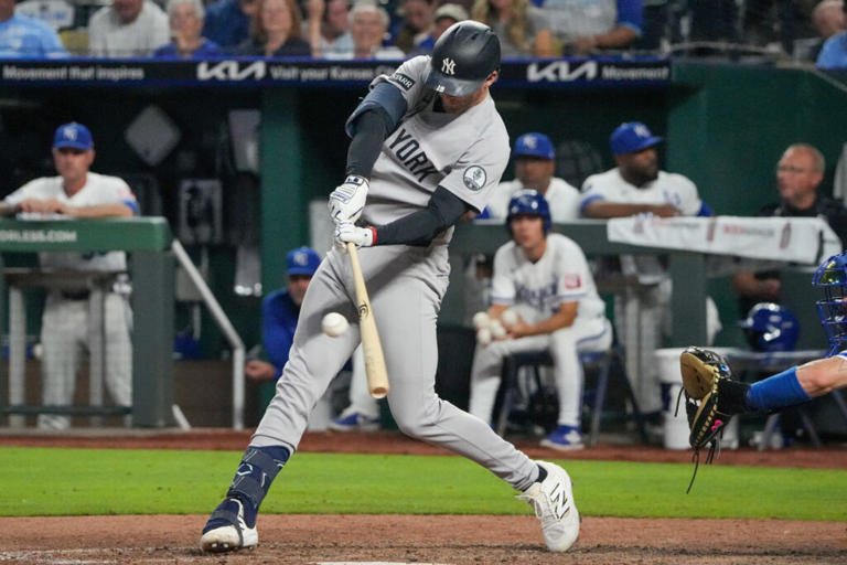 Yankees linked to slugging third basemen in big trade