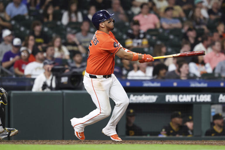 Yankees linked to slugging third basemen in big trade