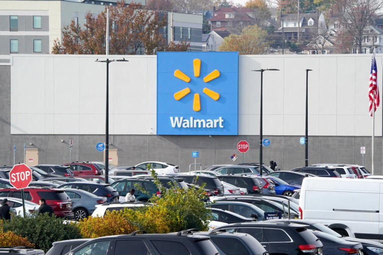 Walmart shopper accuses store of 'theft' at the checkout: 'This isn't a ...