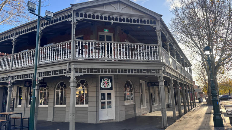 Bendigo police charge a further three teens following alleged stabbing ...